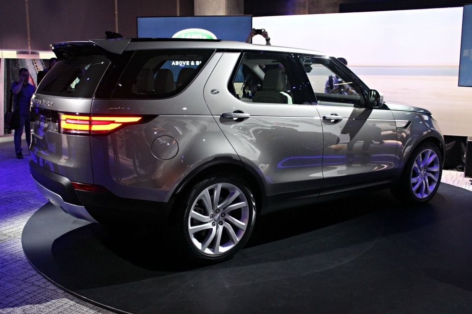 Land Rover Discovery : le petit Range - vidéo en direct du Mondial de ...