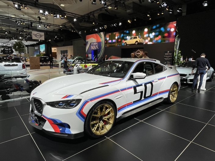 En direct du salon de Bruxelles 2023 - BMW 3.0 CSL : une œuvre d'art (vidéo)