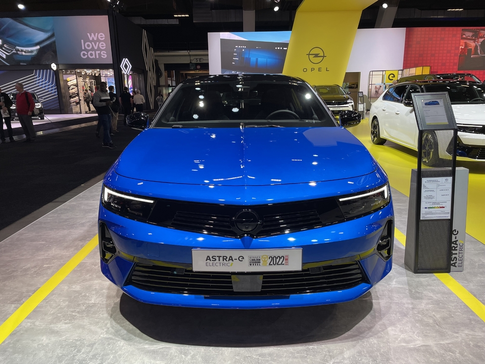 Vidéo - En direct du Salon de Bruxelles 2023 - Opel Astra Electric ...
