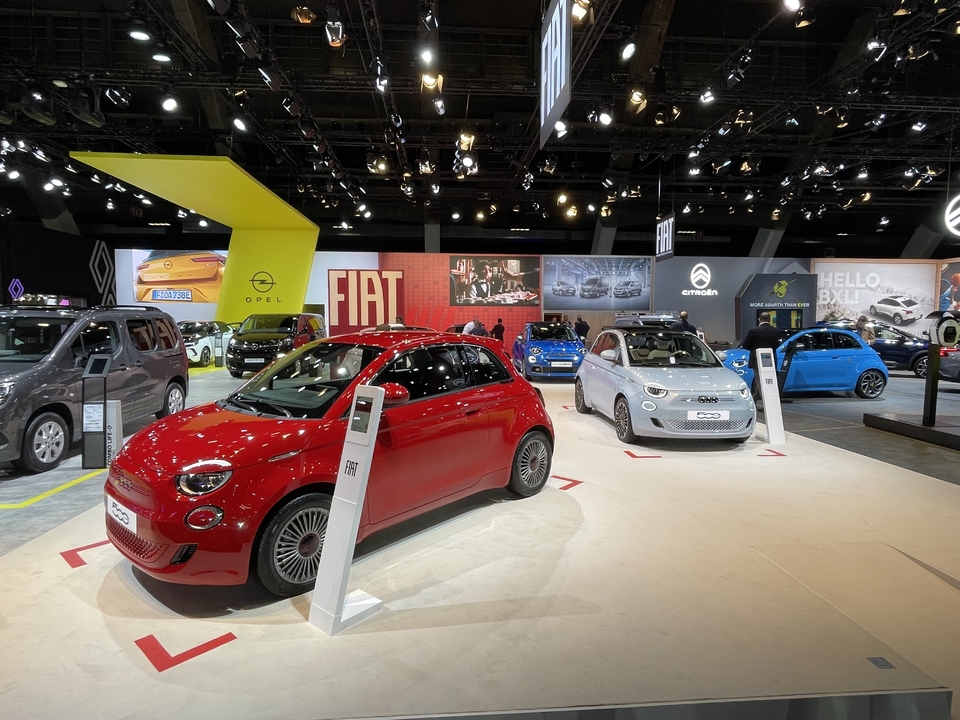En direct du Salon de Bruxelles 2023 - le Stand Fiat