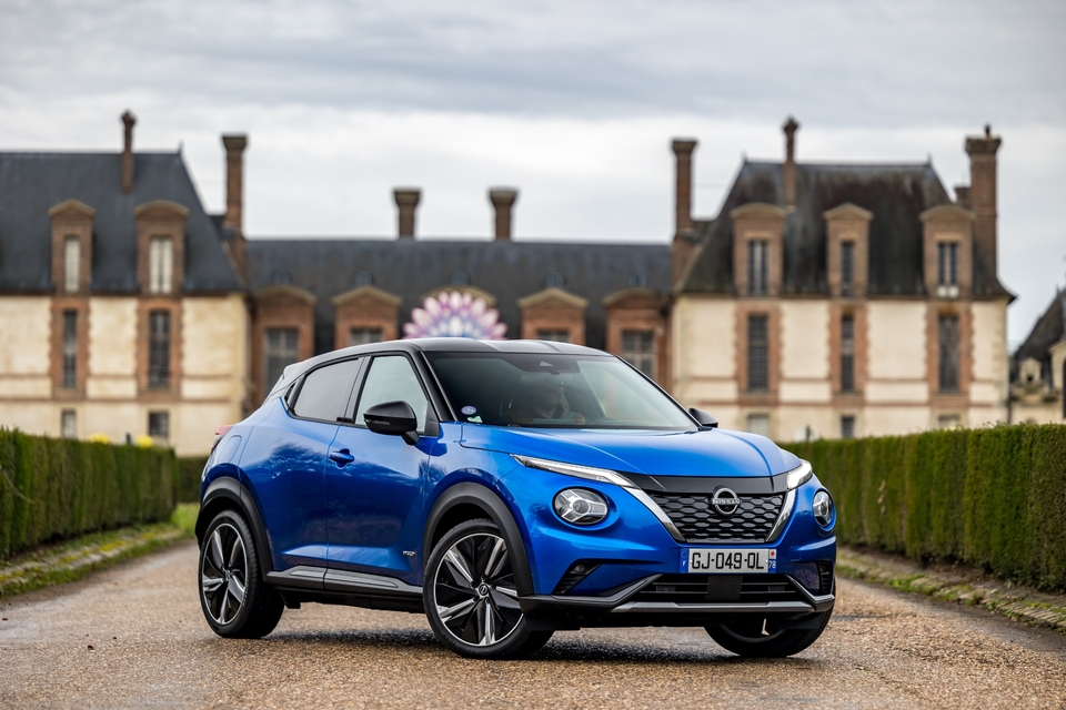 Comparatif vidéo – Nissan Juke Hybrid vs Toyota Yaris Cross : un moteur ...