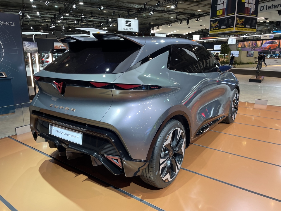 En direct du salon de Bruxelles - Le stand Cupra : du sport au programme