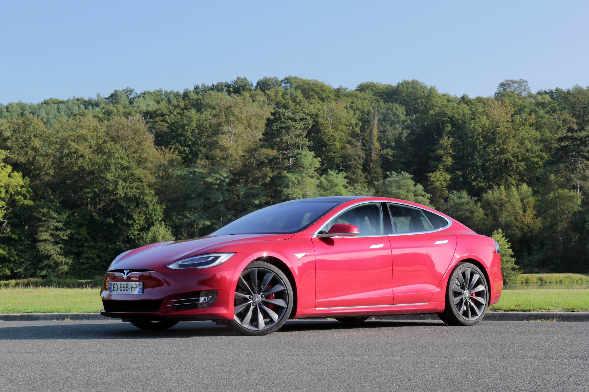 Essai Vidéo Tesla Model S Restylée 2016 Le Pétrole Cest Ringard