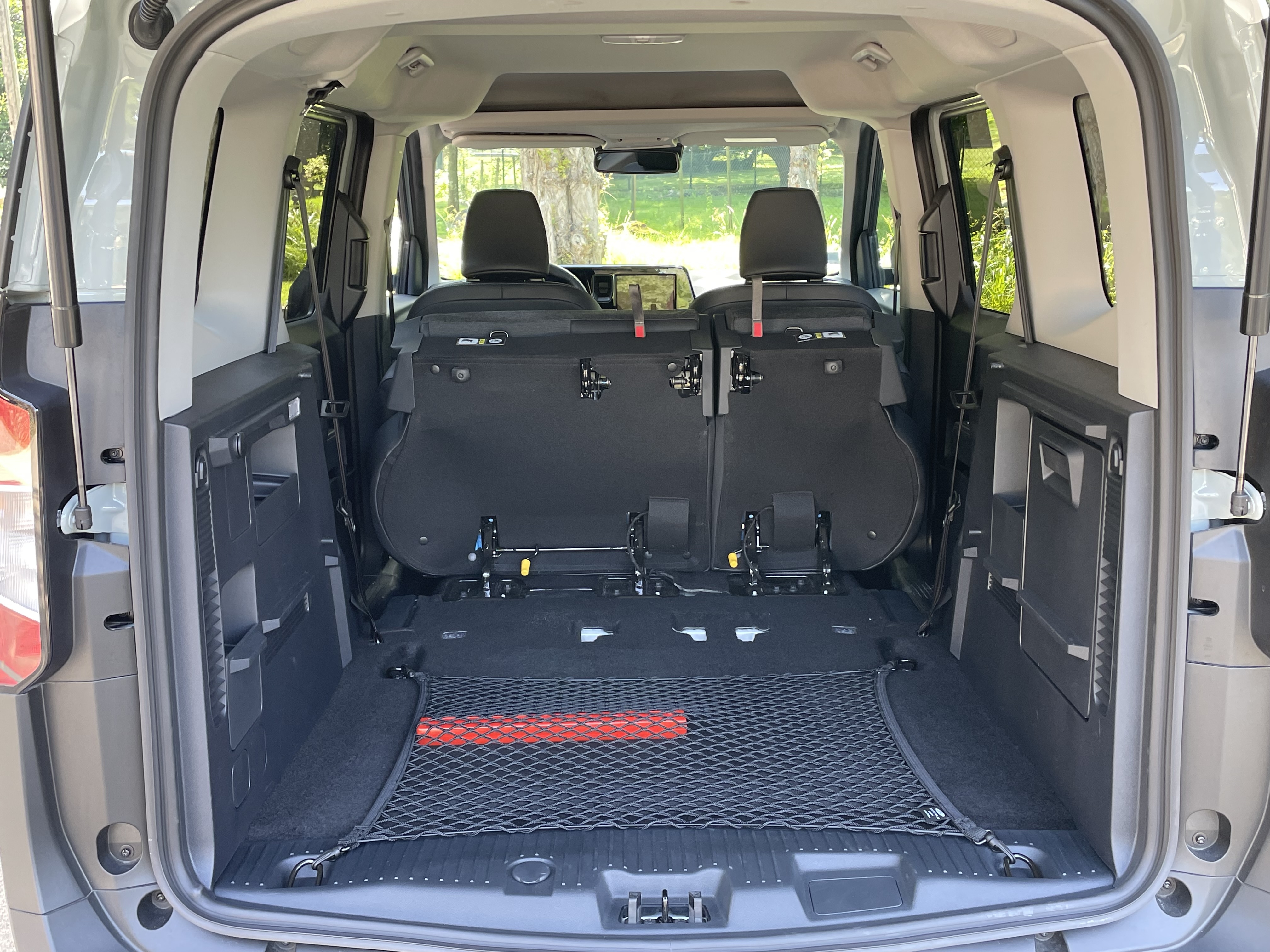 Le nouveau Ford Tourneo Courier s’attaque au Renault Kangoo