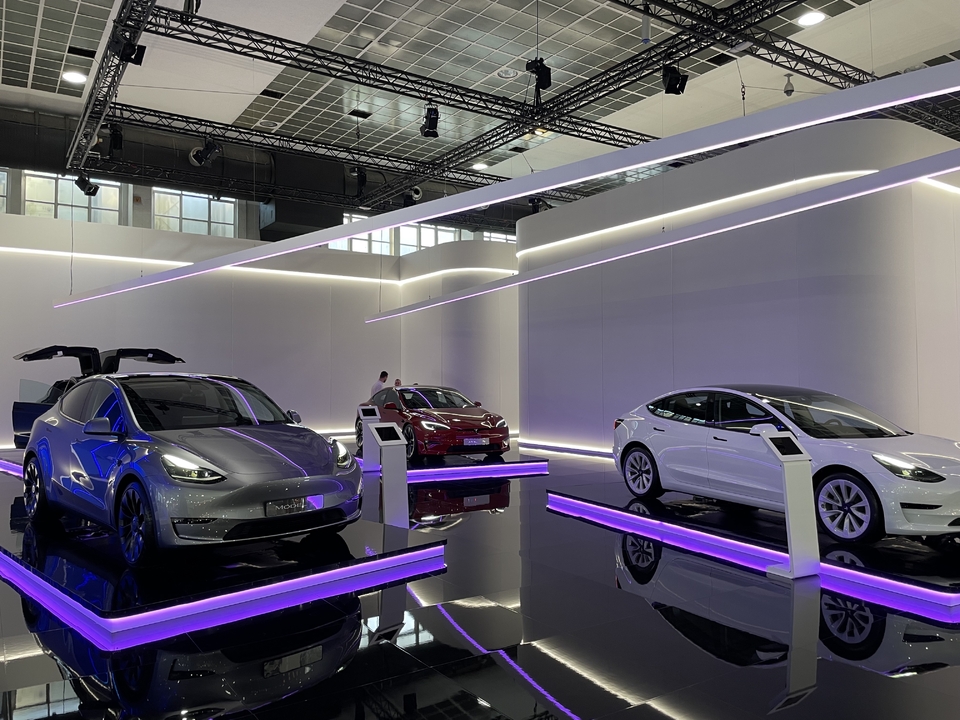 En direct du salon de Bruxelles 2023 - Le stand Tesla (vidéo)