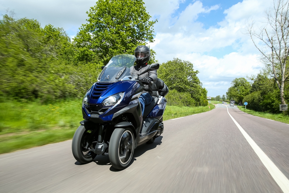 Prise en mains - Peugeot Metropolis SW 400 (2021) : voyageur atypique