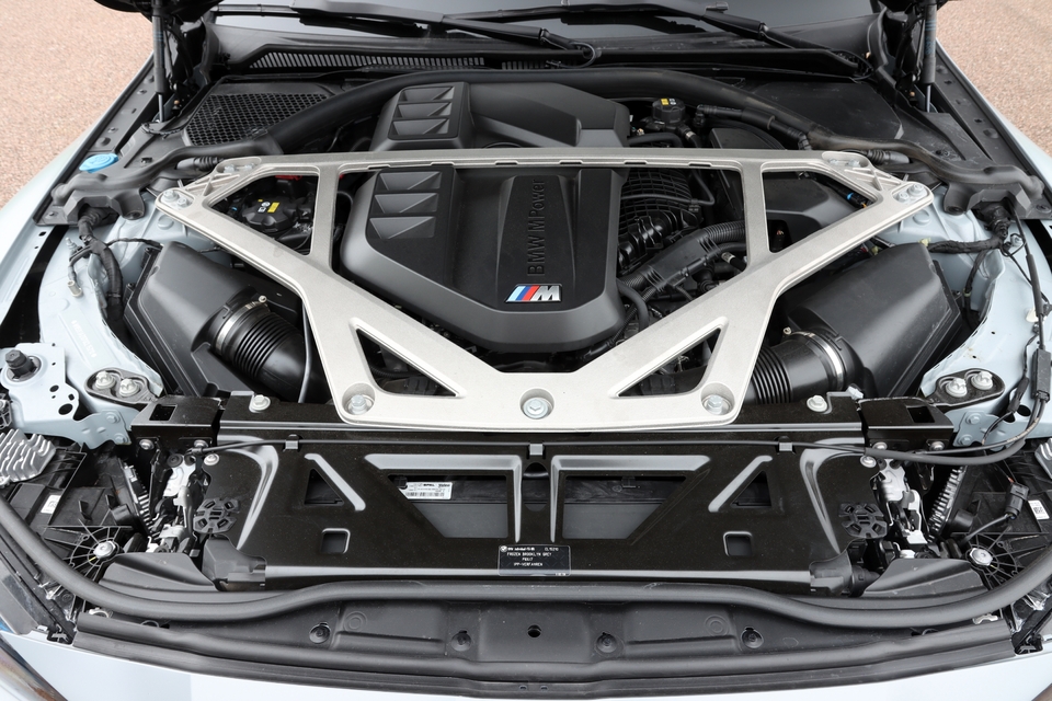 Les essais de Soheil Ayari - BMW M4 CSL : trois lettres mythiques
