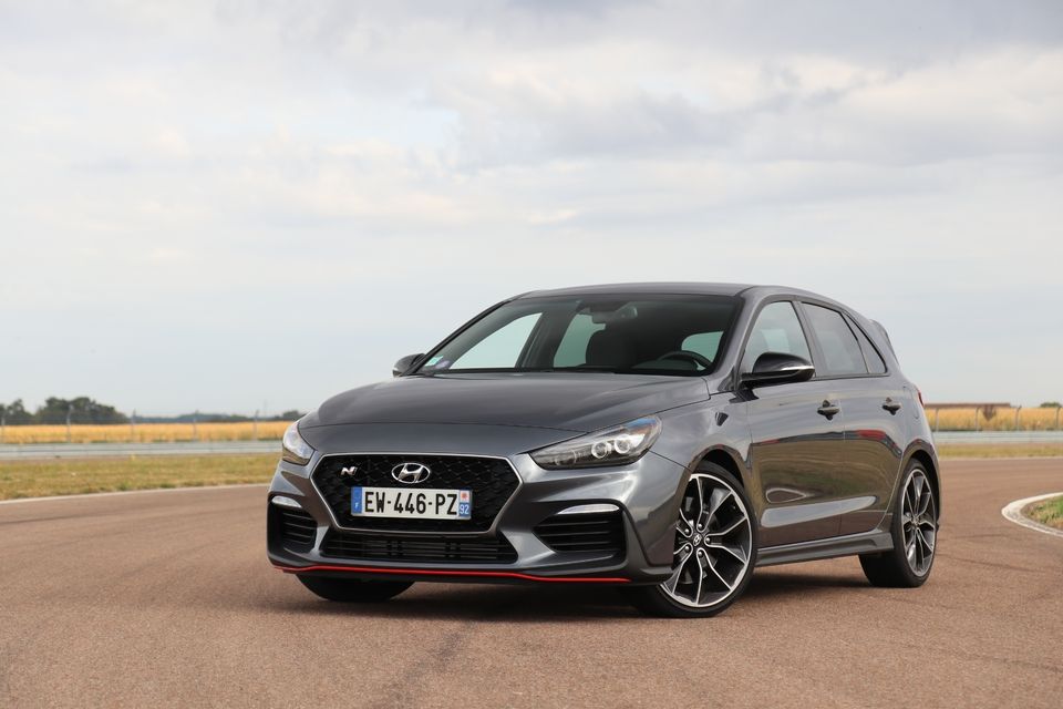 Comparatif vidéo - Quelle est la meilleure compacte sportive du marché ...