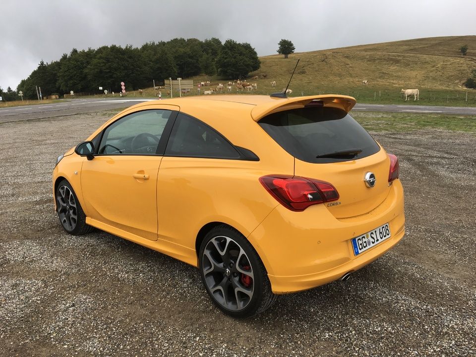 Opel Corsa GSI : les premières images en direct de l'essai ...
