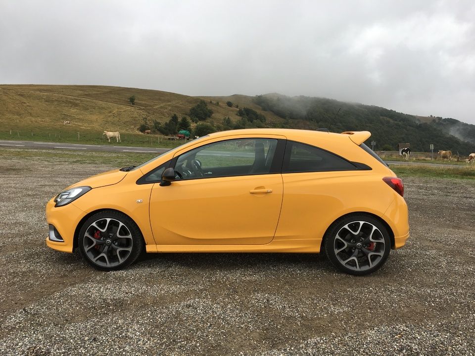 Opel Corsa GSI : les premières images en direct de l'essai ...