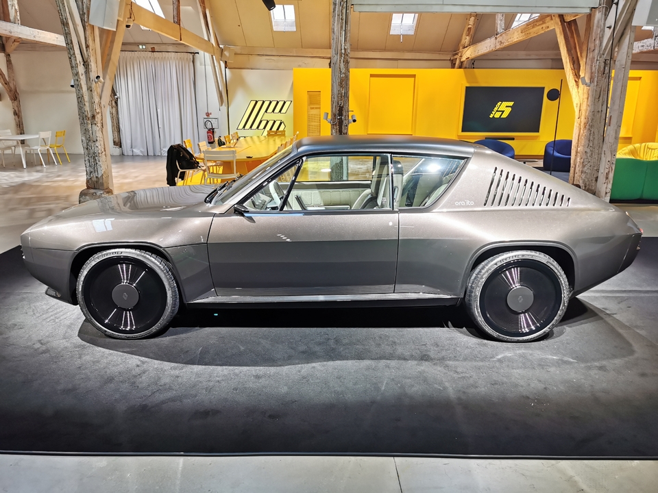Renault R17 restomod by Ora-ïto : objectif "simplexité"...