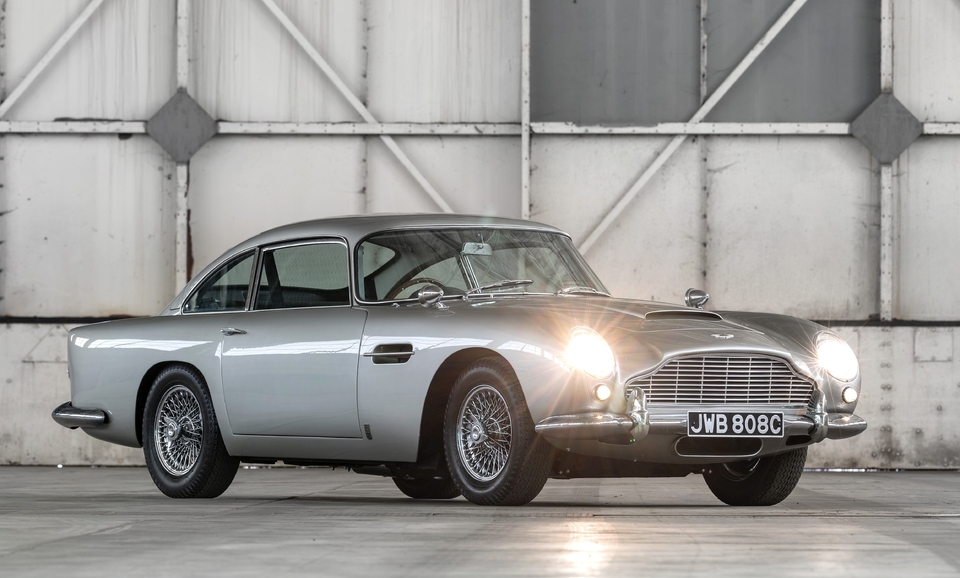 Voici 60 ans, l’Aston Martin DB5 sortait dans une certaine indifférence…