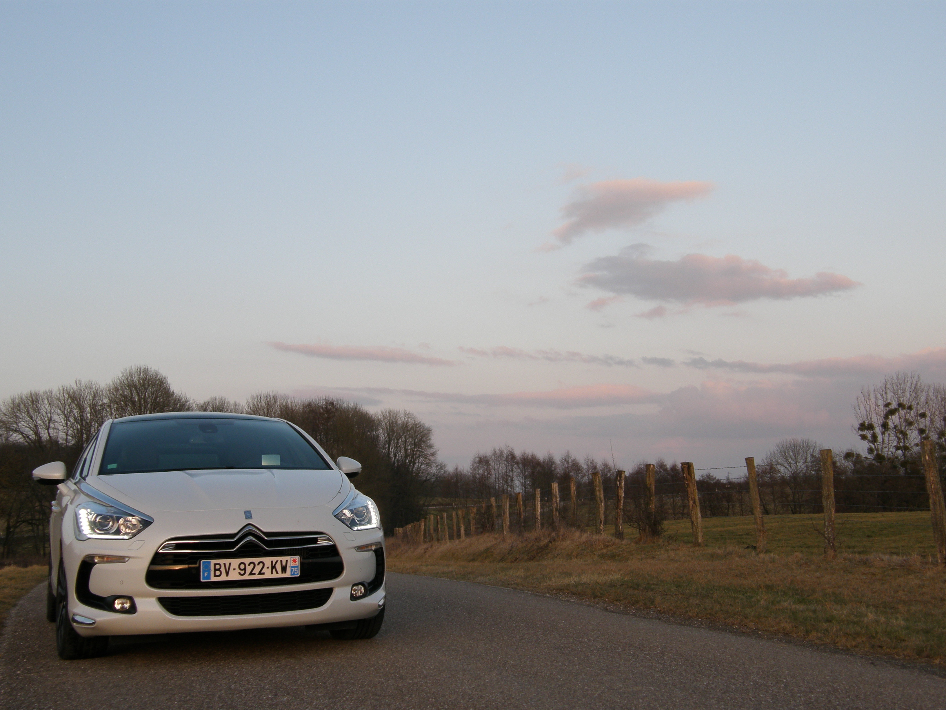 Essai - Citroën DS5 Hybrid4 : fausse familiale, vraie hybride - Page 2