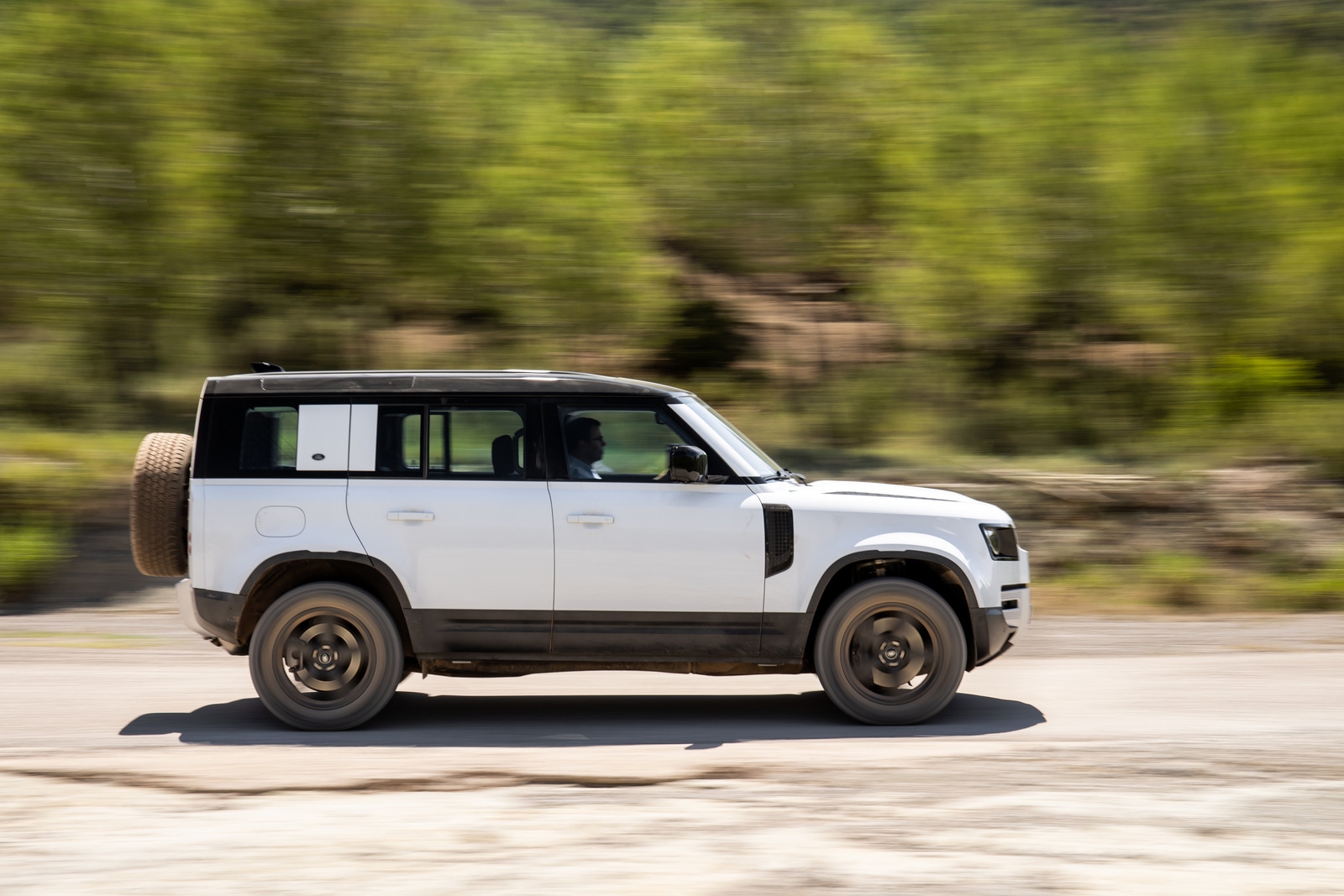 Essai - Land Rover Defender PHEV hybride rechargeable (2021): le ...