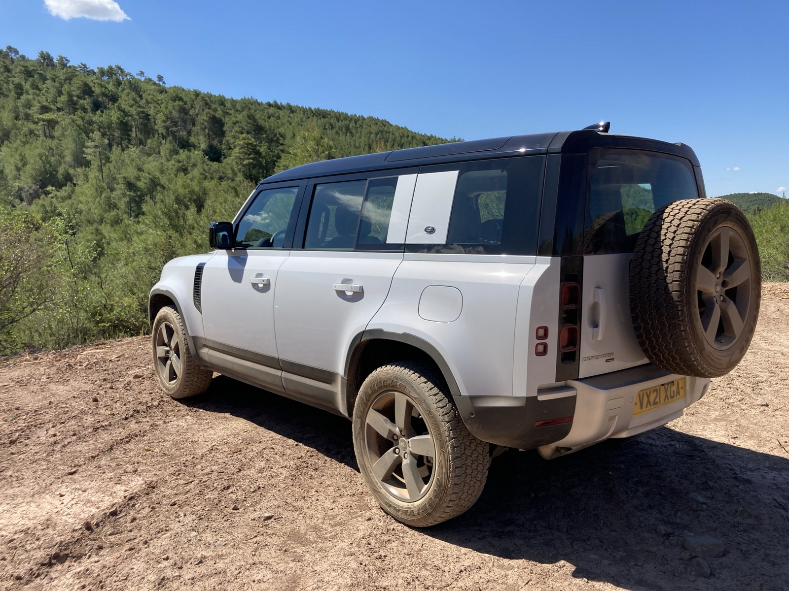 Essai - Land Rover Defender PHEV hybride rechargeable (2021): le ...