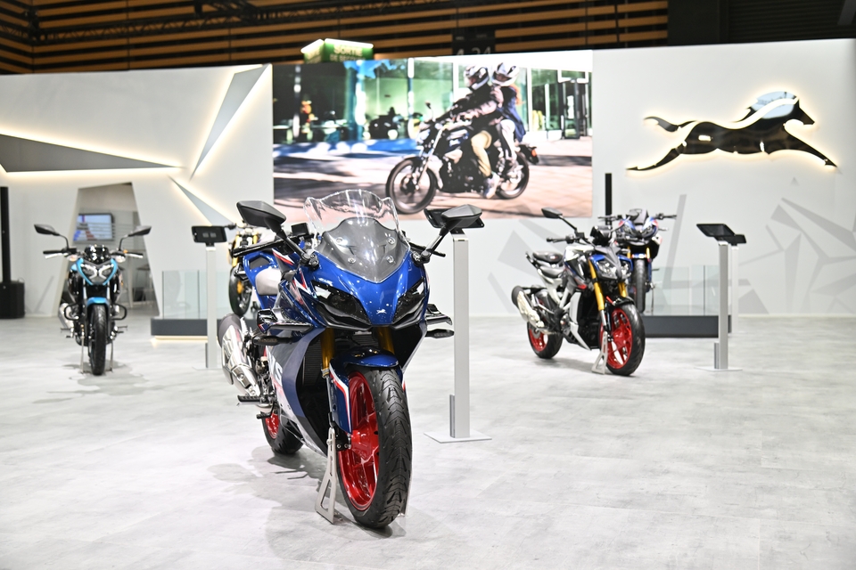Qui est TVS, ce géant indien de la moto qui débarque en France avec de ...