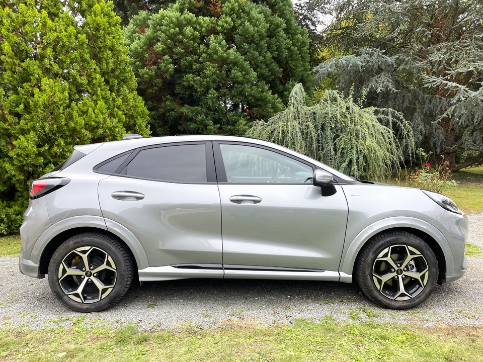 Pourquoi choisir le Ford Puma restylé plutôt qu'un Captur ou un 2008 ...