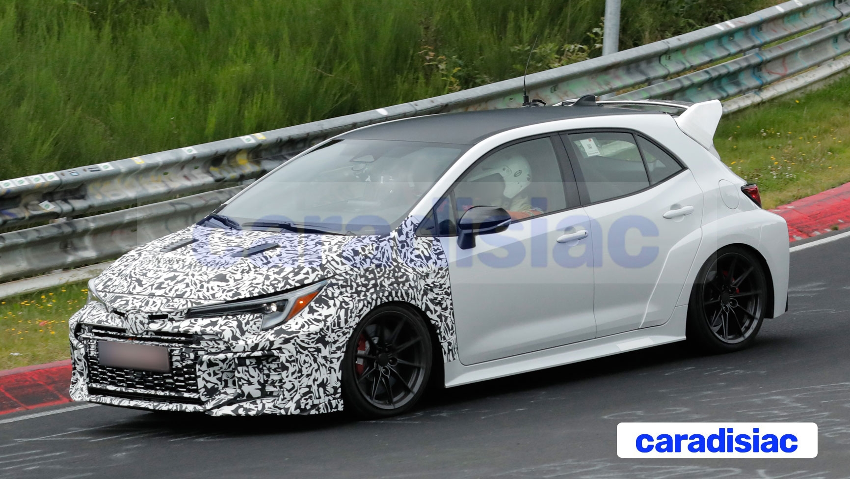 Les versions sportives (GR et GRMN) de la Toyota Corolla s’amusent sur ...