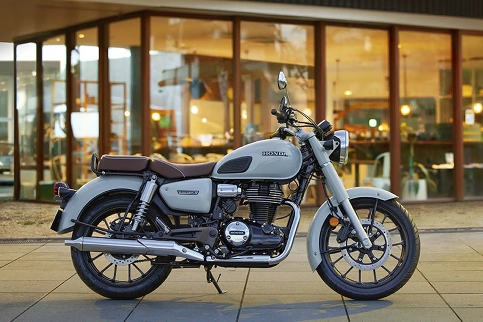 Honda présente une nouvelle CB350 encore plus rétro