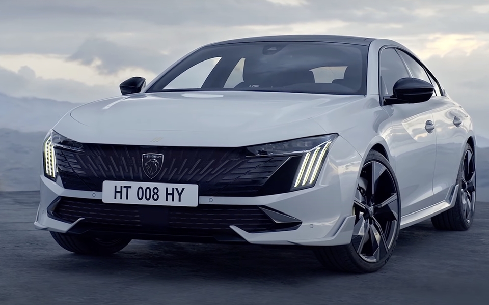 La Peugeot 508 PSE restylée est-elle une belle voiture