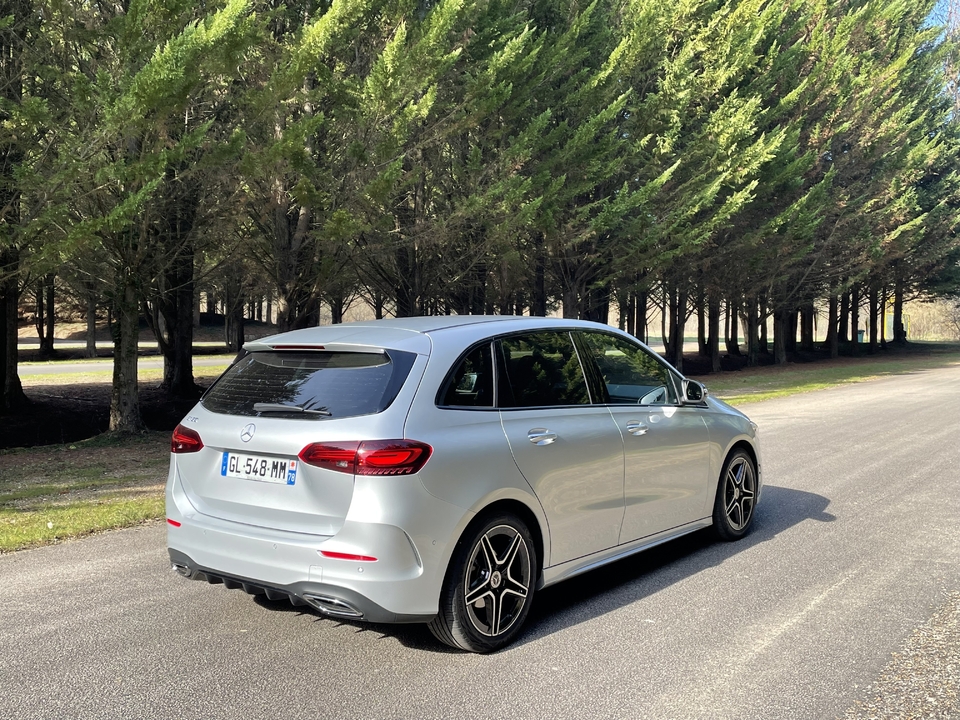 Essai - Mercedes Classe B 180 (2023) : la version plus vraiment d'accès ...
