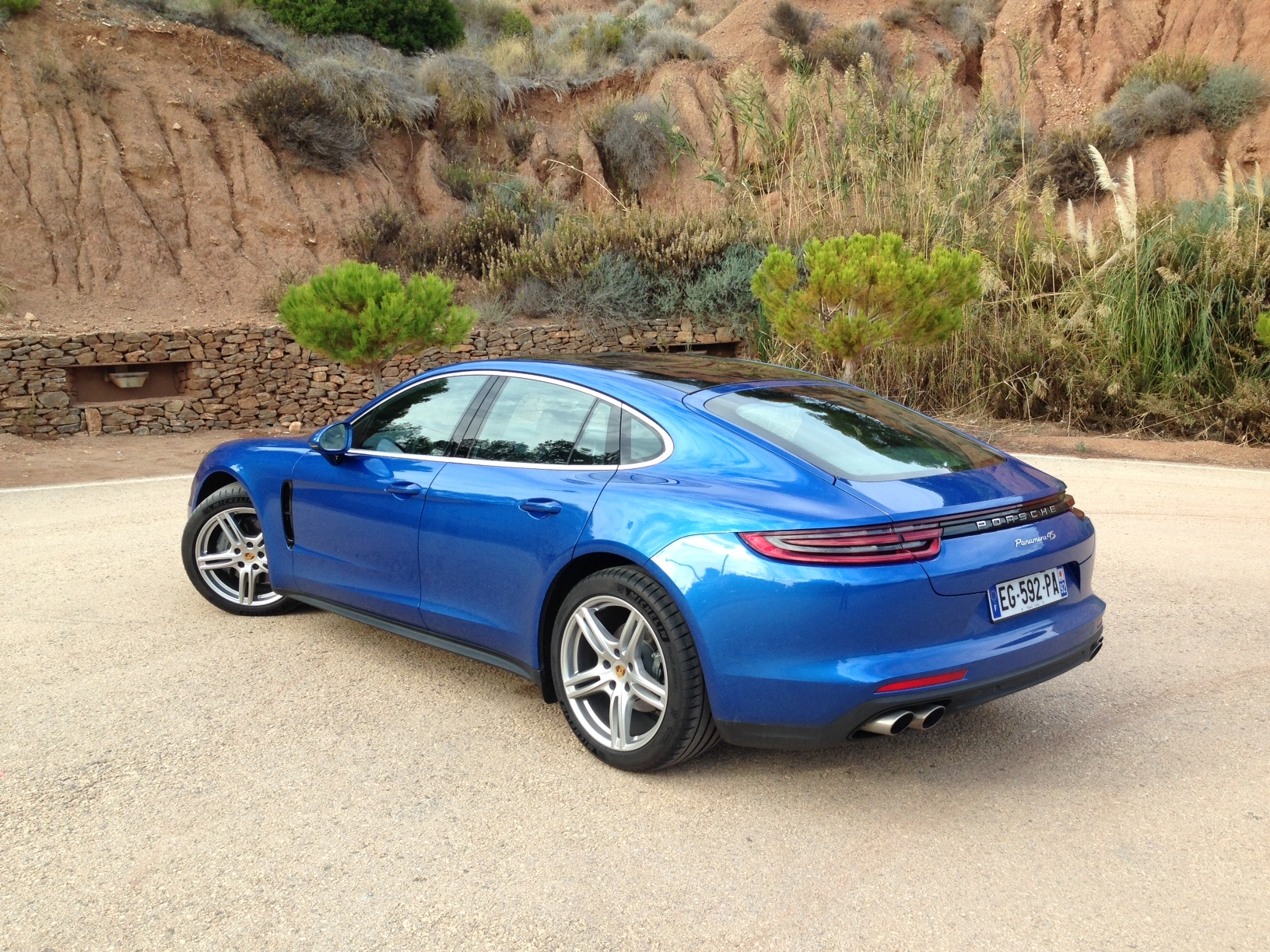 Essai Porsche Panamera 2 : découvrez les premières images en direct et ...
