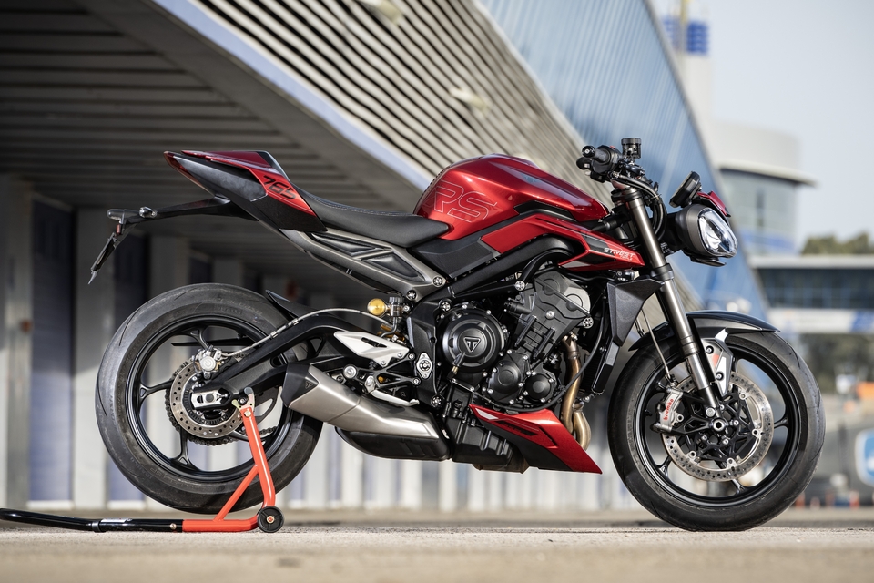 Essai - Triumph Street Triple RS mod. 2023 : elle était parfaite, elle ...