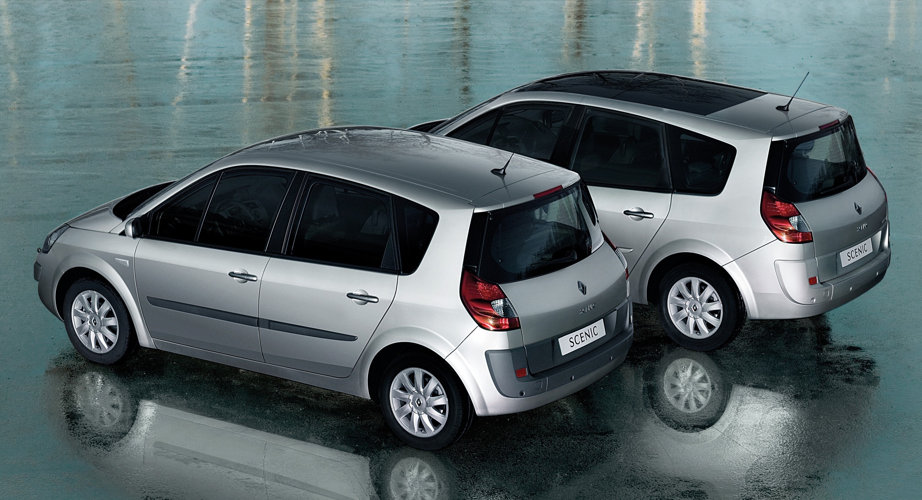 Osez le ringard avec le Renault Scenic 2.0 turbo, puissant et pratique