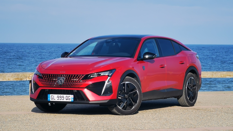 Essai - Peugeot 408 PHEV 180 e-EAT8 (2023) : la meilleure des 408