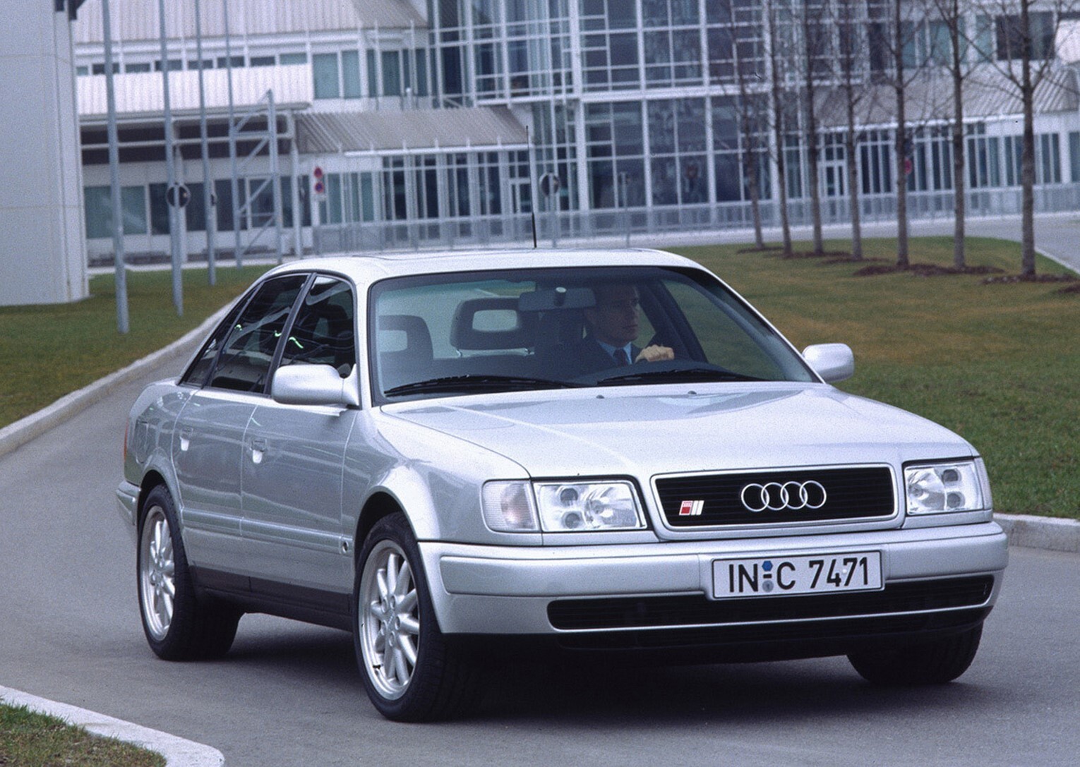 Audi S4 100