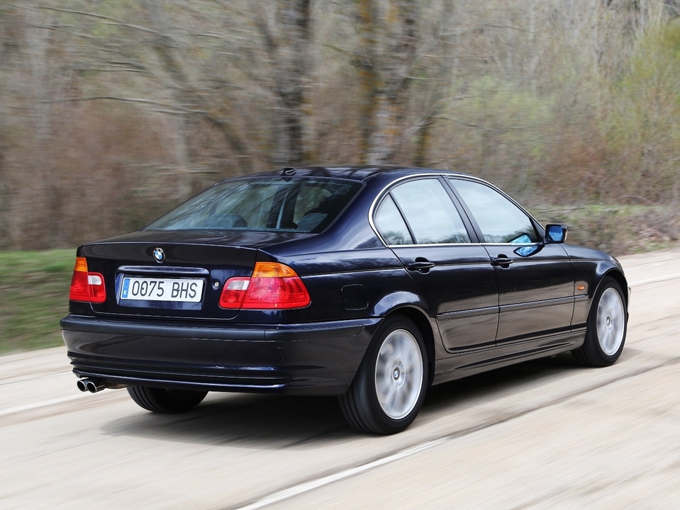 BMW 330i vs Mercedes-Benz C320 : duel de familiales puissantes et ...