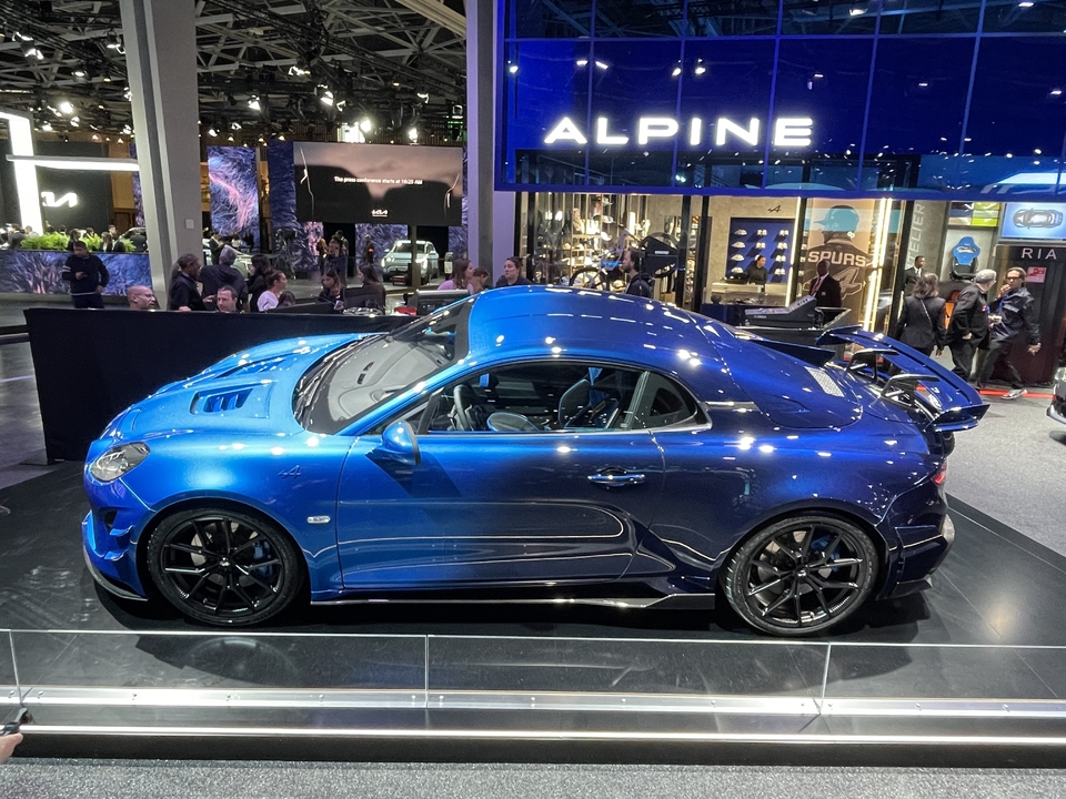 Mondial de l'Auto de Paris : Alpine A110 R Ultime, radicale mais plus chère que les meilleures ...