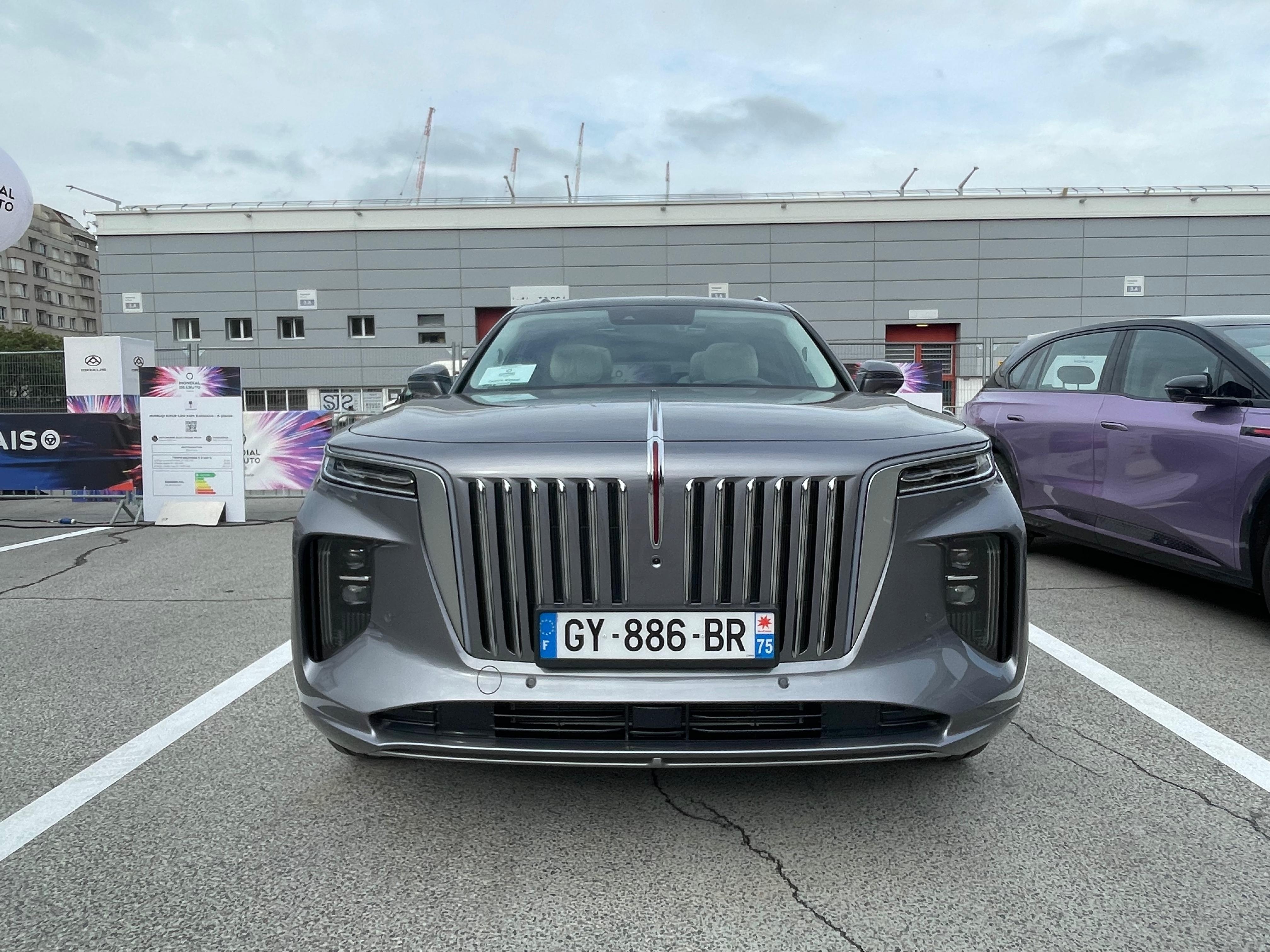 Le centre d'essai du Mondial de Paris : on a essayé un Hongqi E-HS9, et ...
