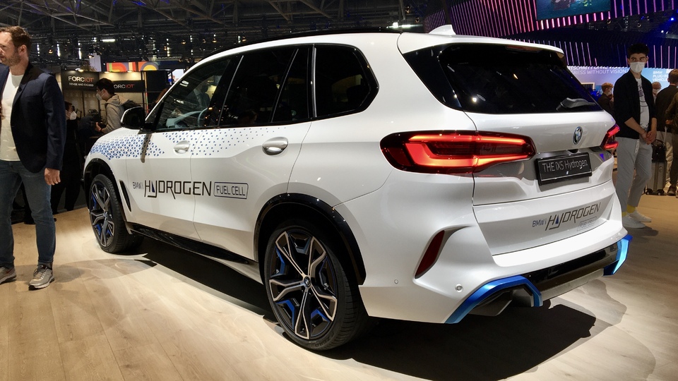 BMW iX5 Hydrogen : l'autre voie - En direct du Salon de Munich 2021