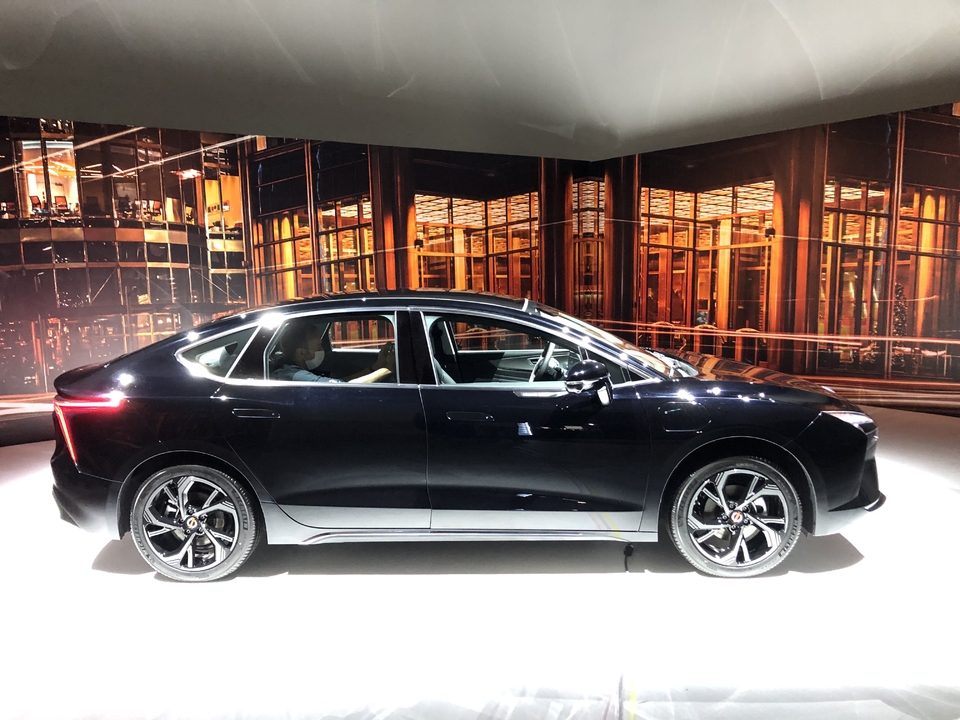 Présentation vidéo - Mobilize Limo : le taxi de Renault