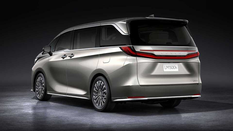 Lexus LM (2023) : van excentrique et limousine