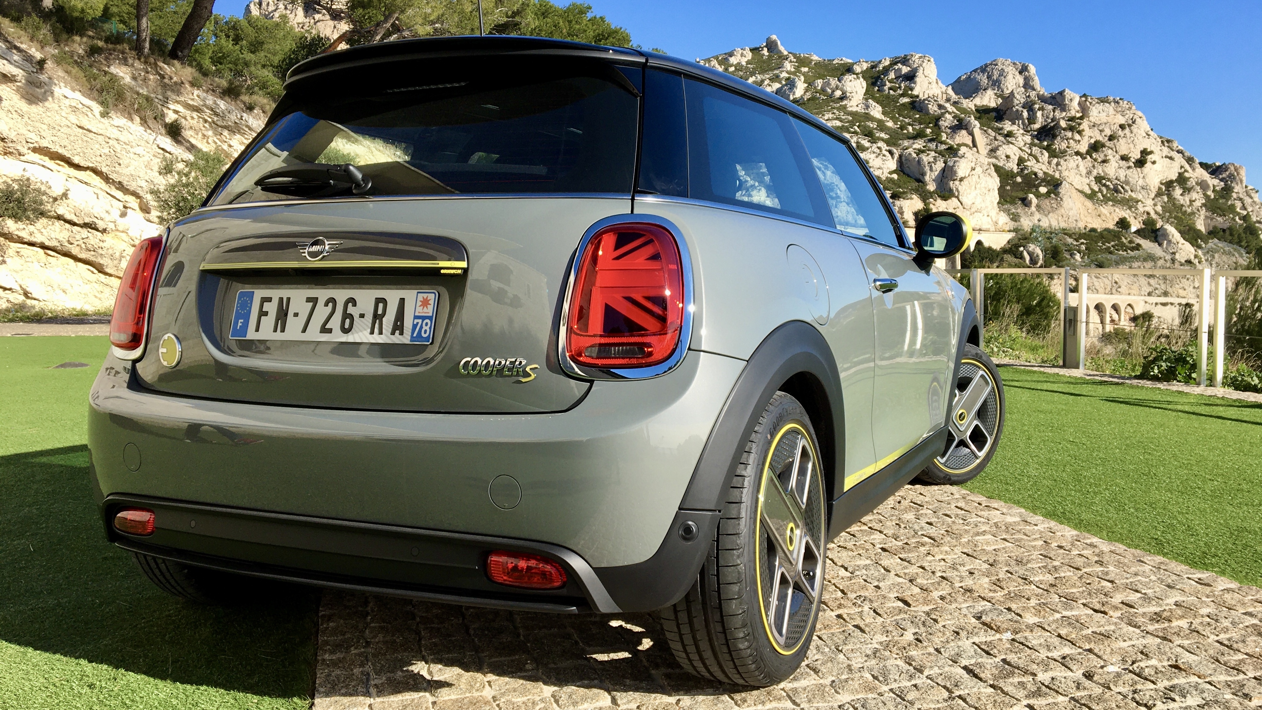 Comparatif - Mini Cooper SE vs Honda e Advance : duel de GTI électriques