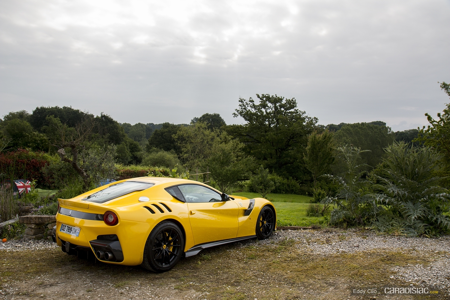 Photos du jour : Ferrari F12 TDF