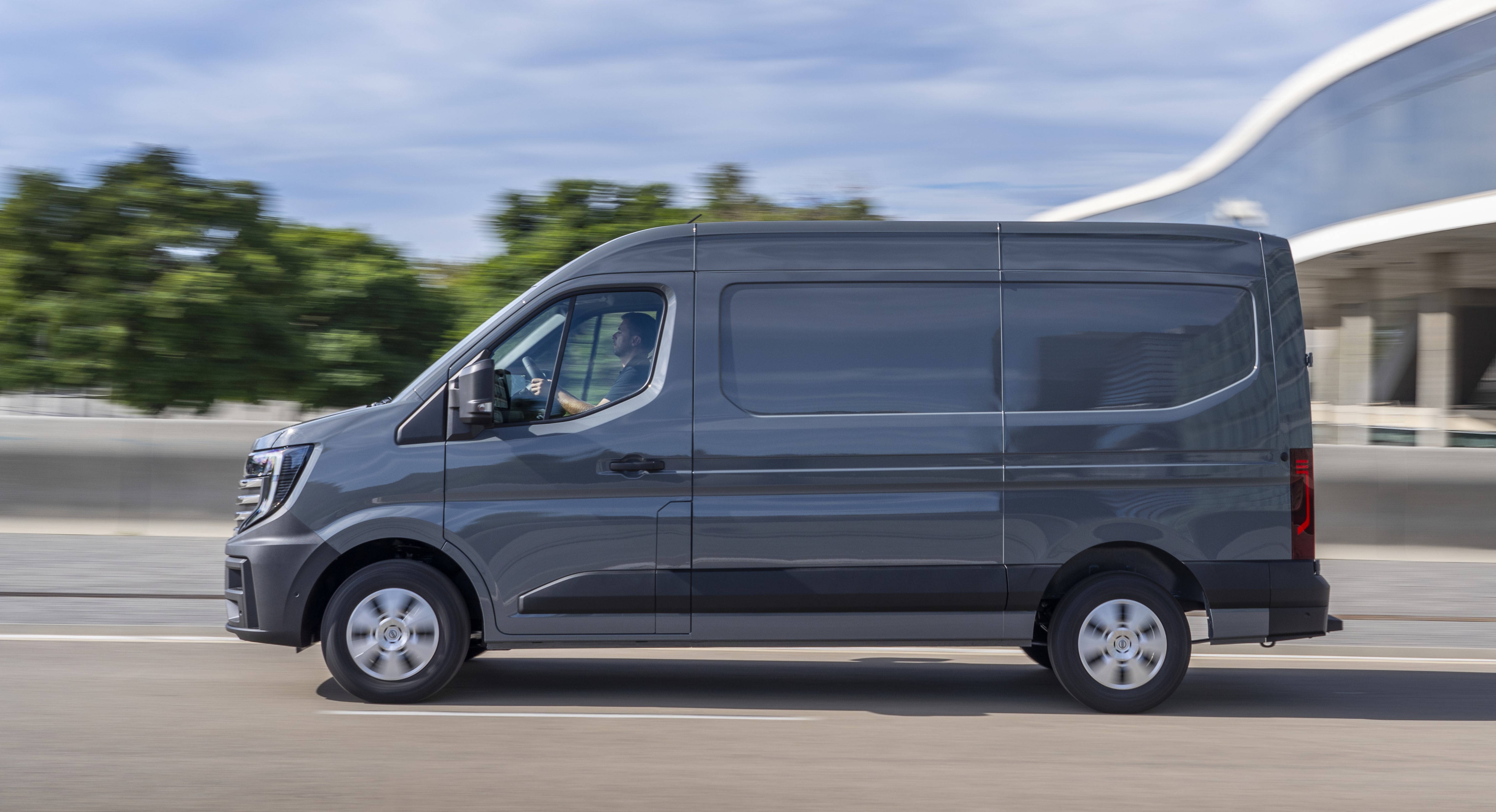 Le Nissan Interstar est bien comme son cousin, le Renault Master