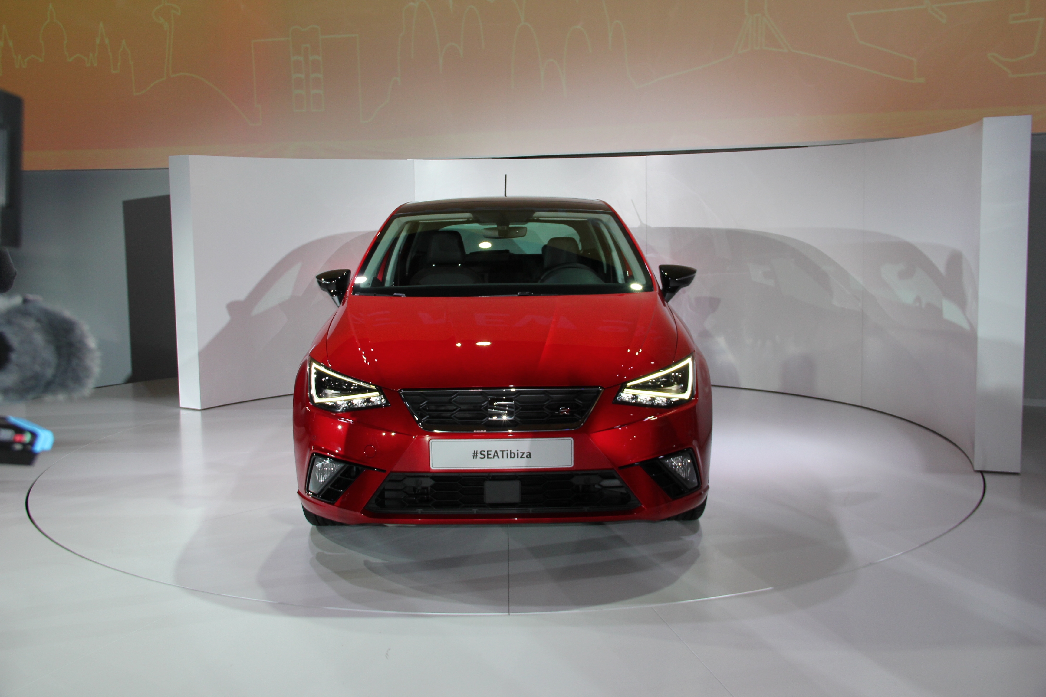 Vidéo - Nouvelle Seat Ibiza 2017 : baby Leon