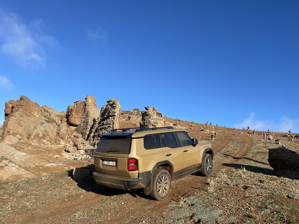 Nouveau Toyota Land Cruiser : look rétro, techno néo ! - Page 5