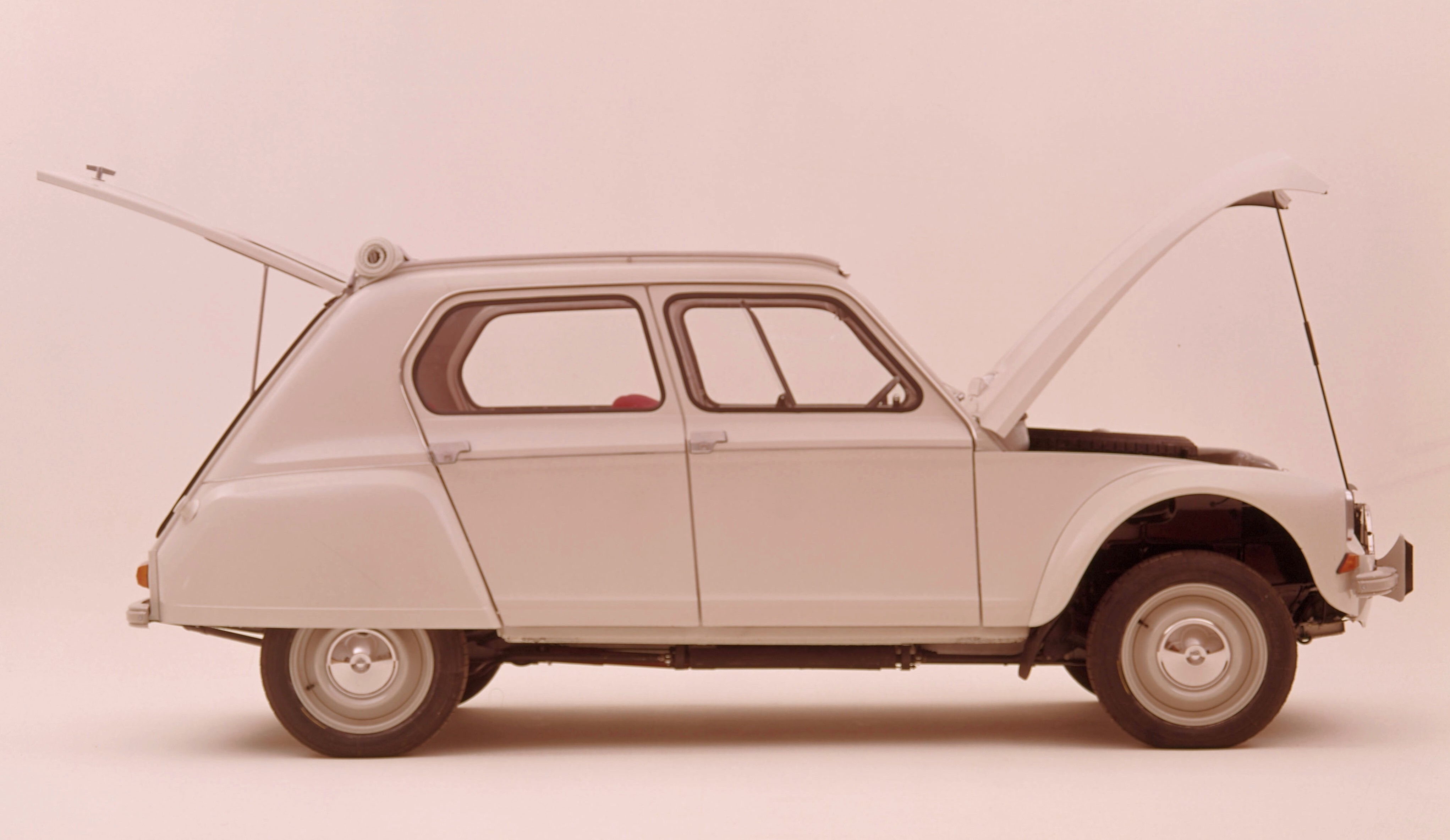 Citroën Dyane (1967 – 1983), une 2CV augmentée et discount, dès 6 000