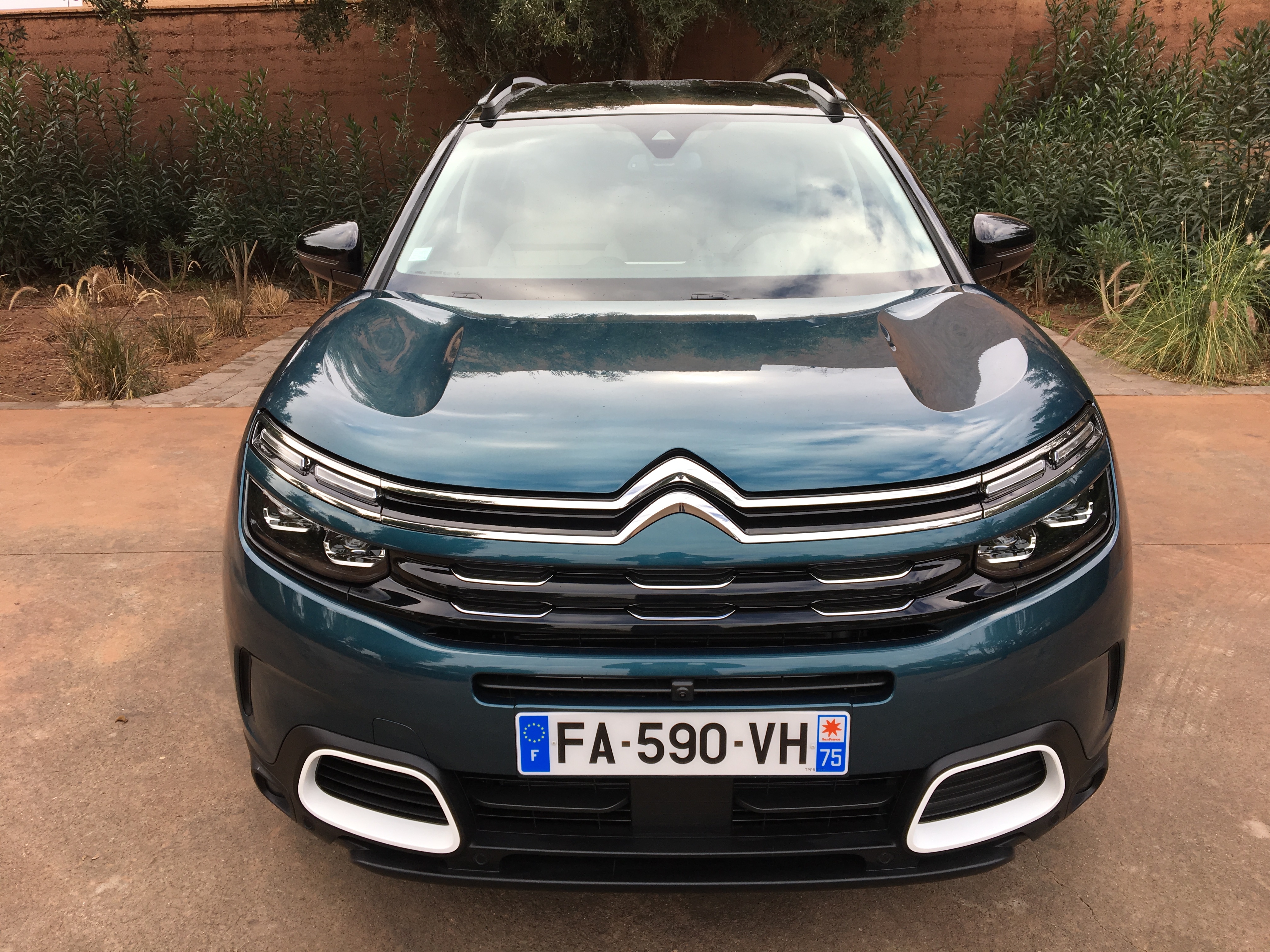 Comparatif vidéo - Citroën C5 Aircross vs Volkswagen Tiguan : premier ...