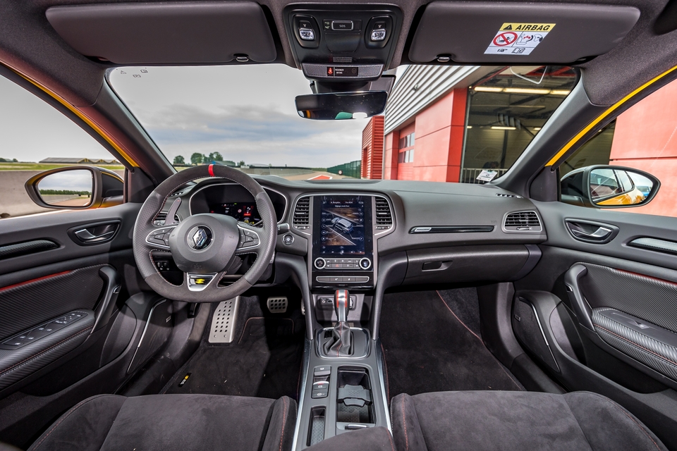 Comparatif vidéo - Les essais de Soheil Ayari - Honda Civic Type R VS ...