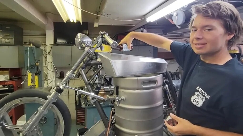 Insolite : il invente une moto fonctionnant à la bière