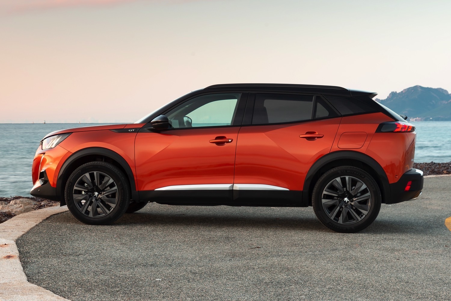 Peugeot 2008 vs 3008 : quelles sont les différences