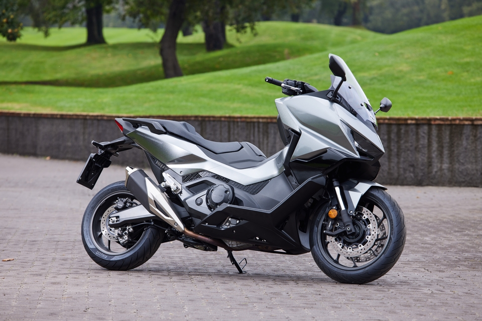 Le nouveau Honda Forza 750 est-il plus beau, plus bio et… plus haut