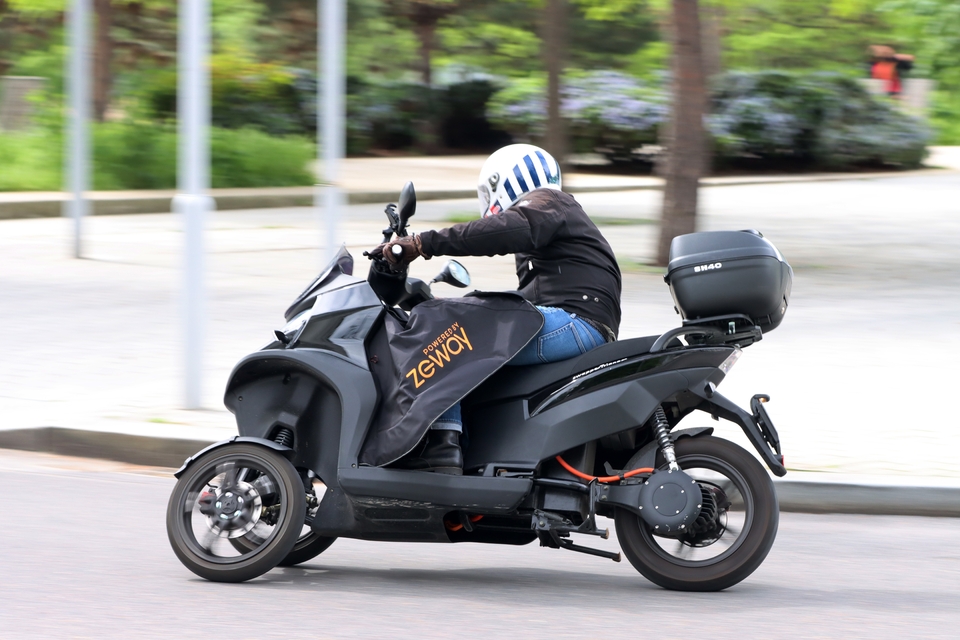 Essai - Zeway Swapper Triango + (2023) : le scooter électrique ...