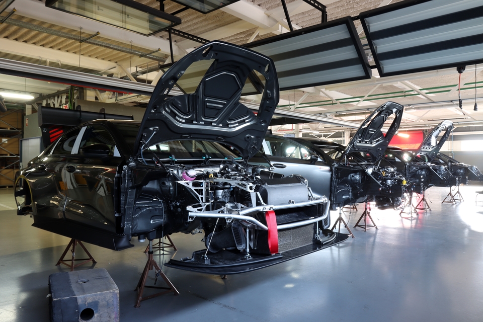 Road trip Caradisiac – Cupra Racing Factory : dans les entrailles du ...