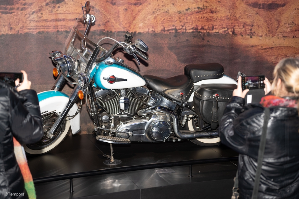 Trois motos Harley-Davidson stars d'une exposition dédiée à Johnny Hallyday